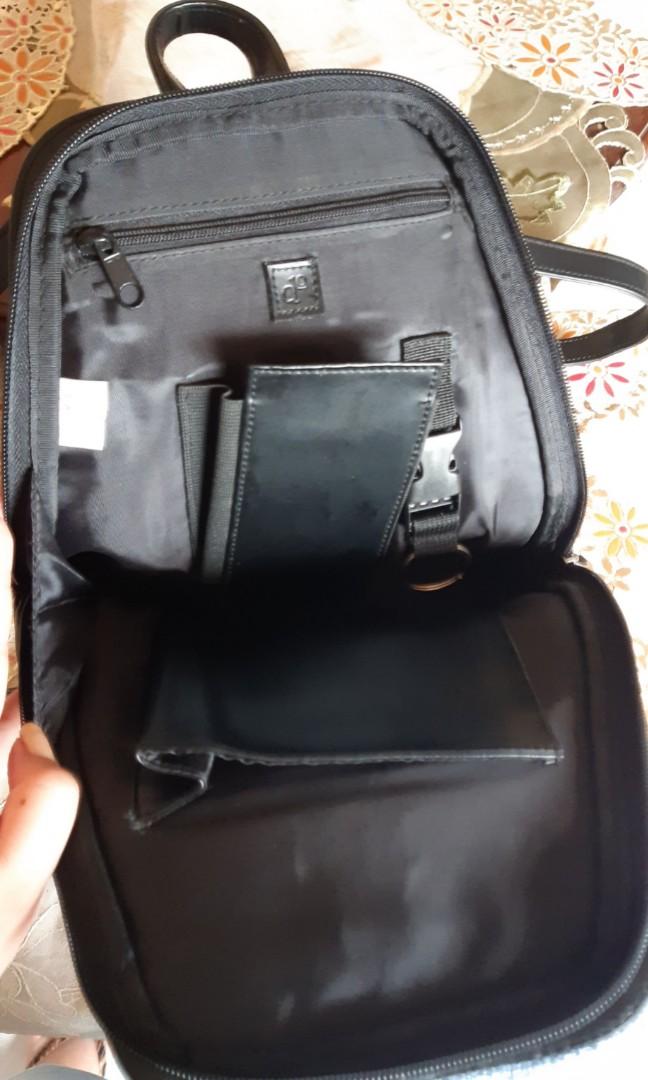 Ditto black leather backpack, Women's Fashion, Bags & Wallets ...