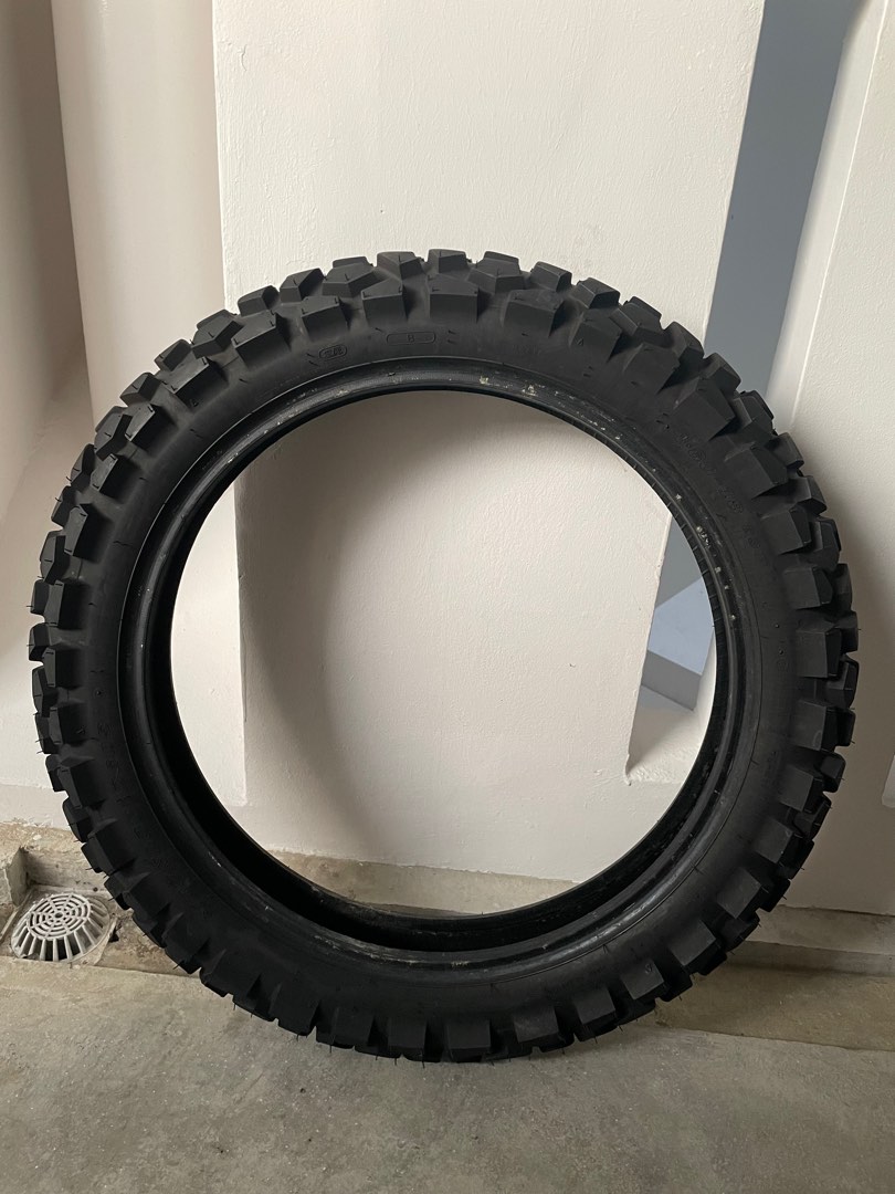 Dunlop D605 tire, Motorcycles, Motorcycle Accessories on Carousell