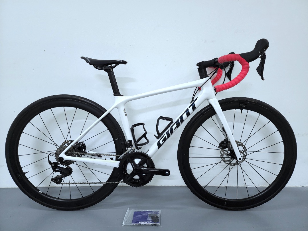 GIANT 2021 TCR ADVANCED 2 DISC SLR1 CARBON FULL BIKE, Sports Equipment ...