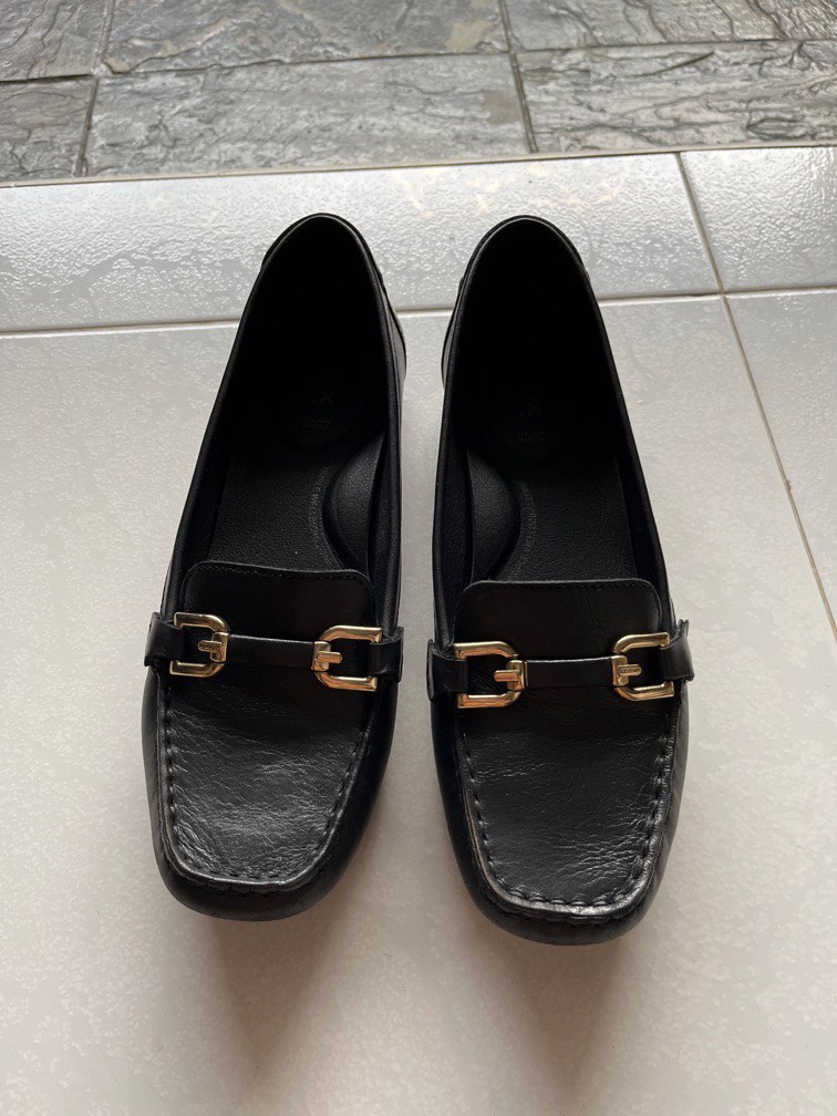 Goex black shoe, Women's Fashion, Footwear, Flats on Carousell