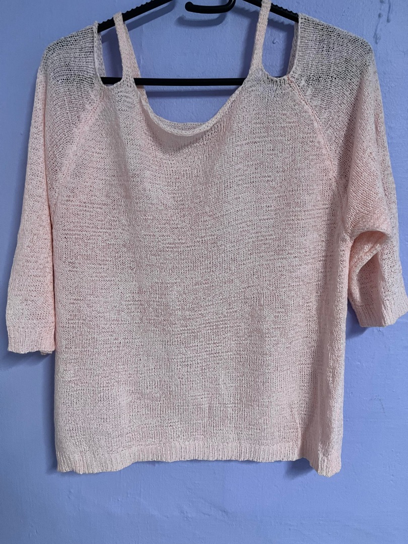 Knitting top, Women's Fashion, Tops, Other Tops on Carousell