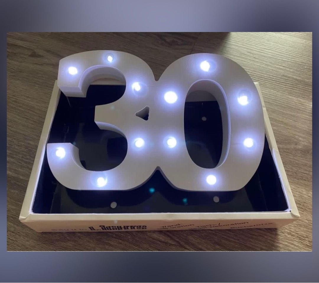 Light box yesbox 30 led, Hobbies & Toys, Occasions & Party Supplies on ...