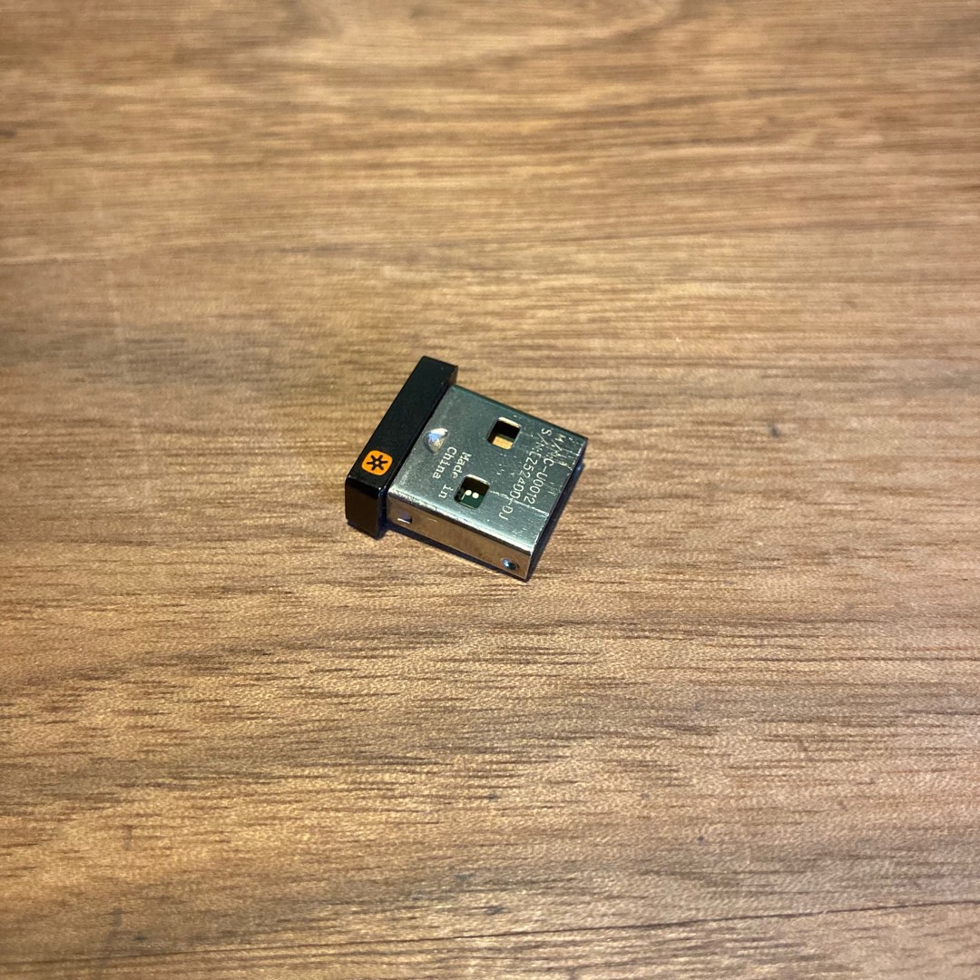 Logitech Unifying Receiver 電腦&科技 電腦周邊及配件 電腦滑鼠及相關產品 Carousell