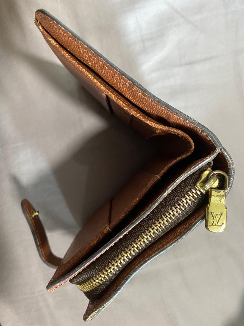 Louis Vuitton LV Wallet (Compact), Women's Fashion, Bags & Wallets ...