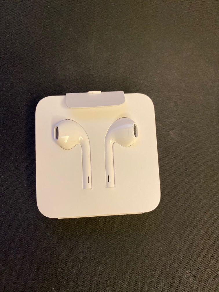 NEW Apple EarPods with Lightning Connector (Original), Audio, Earphones ...