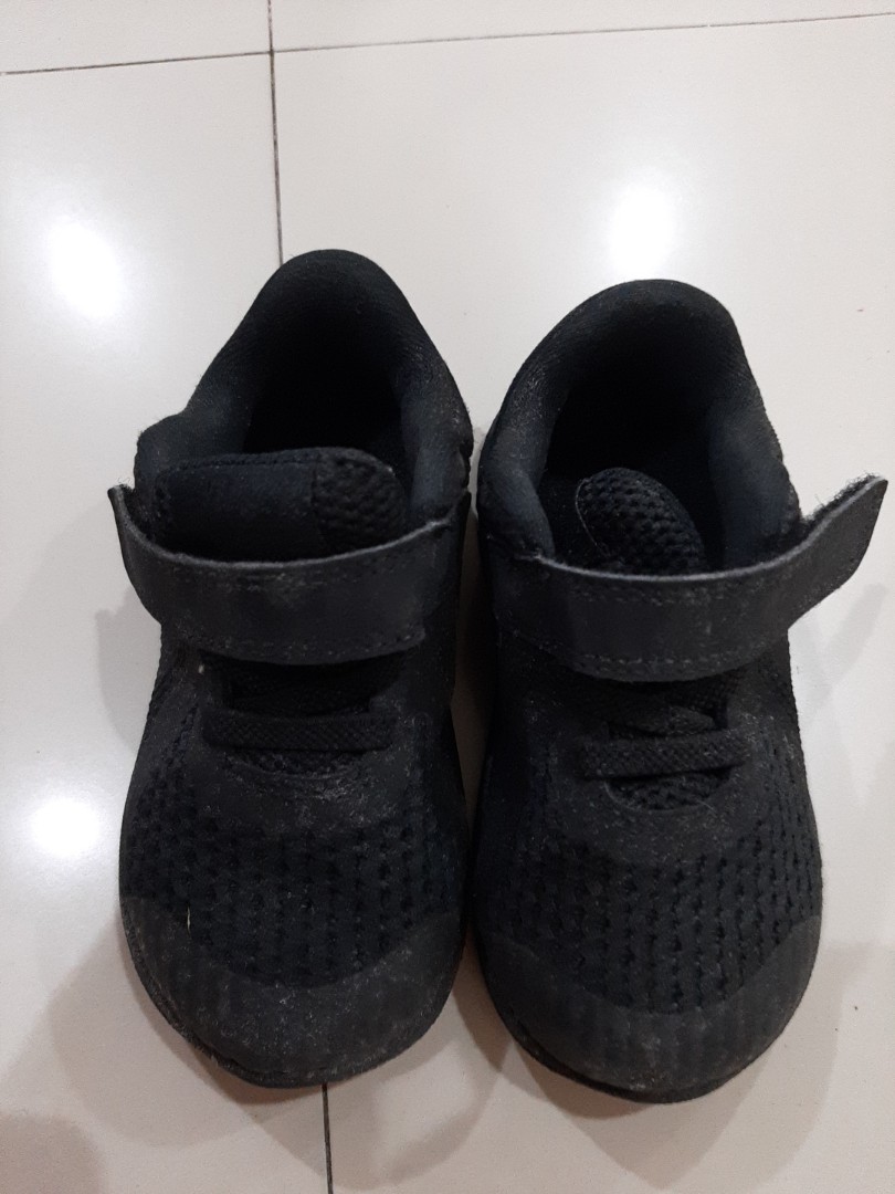 Nike spatu hitam, Babies & Kids, Boys' Apparel, 1 to 3 Years on Carousell