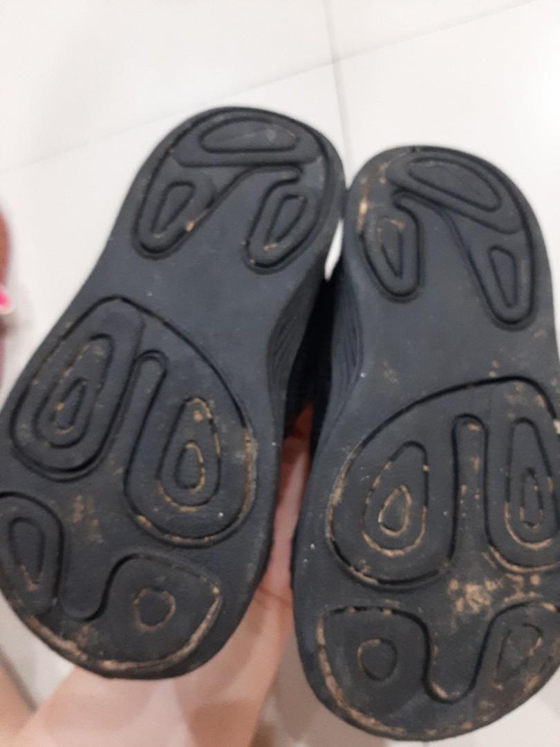 Nike spatu hitam, Babies & Kids, Boys' Apparel, 1 to 3 Years on Carousell