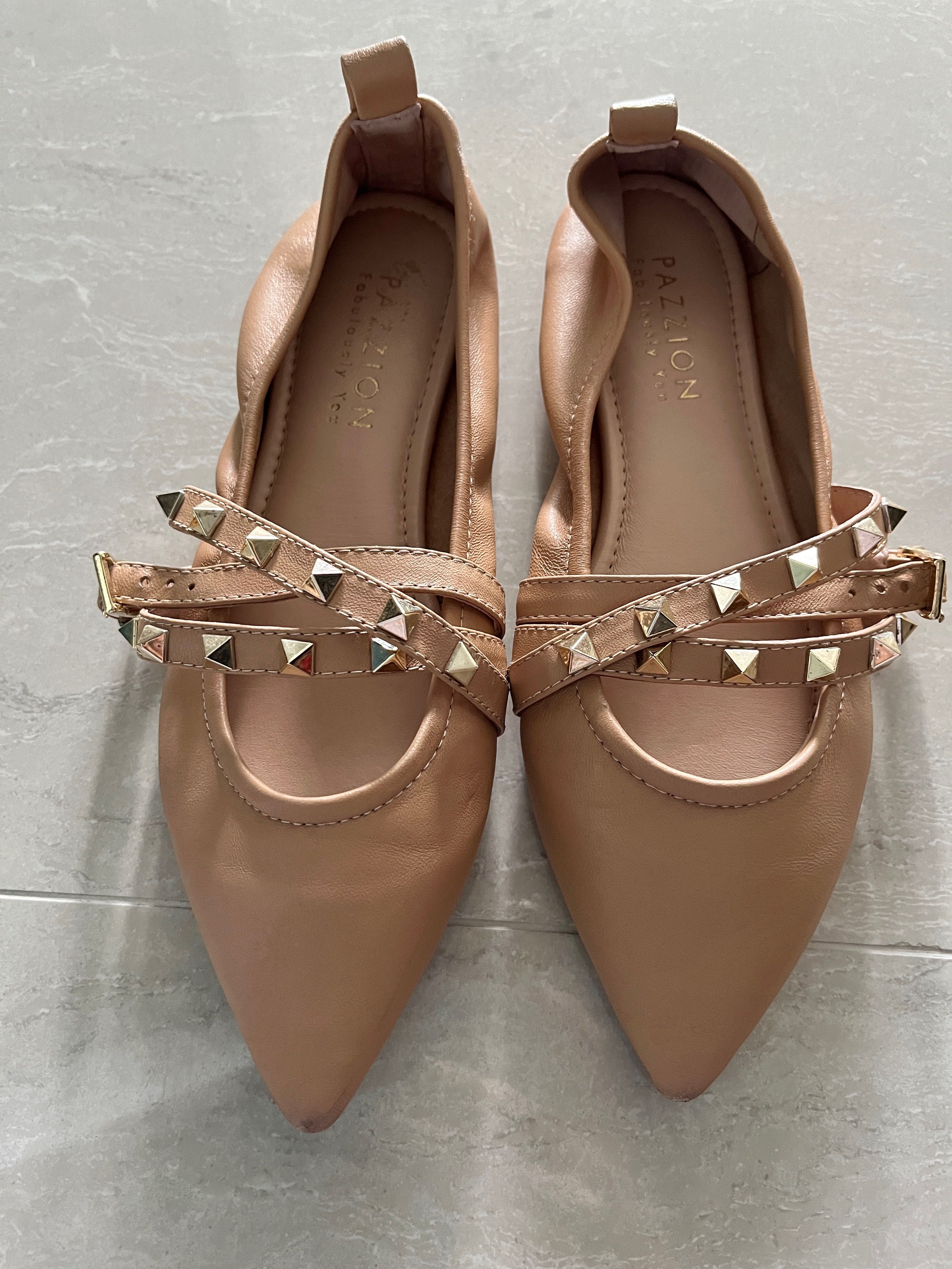 Pazzion flat, Women's Fashion, Footwear, Flats on Carousell