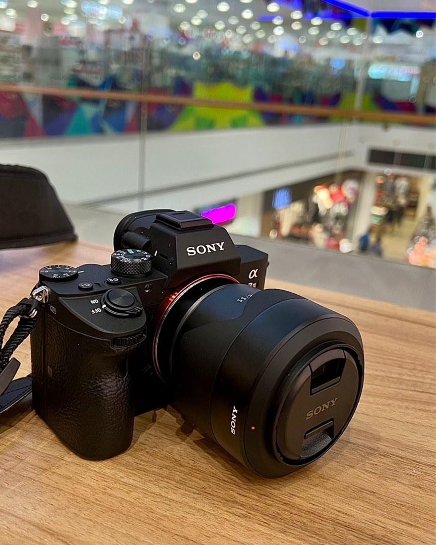Sony 55mm f1.8 Zeiss, Photography, Cameras on Carousell