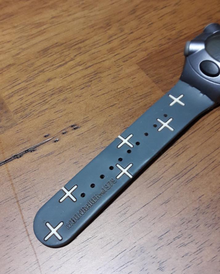 SWATCH James Bond Moonraker Watch YKA4000, Men's Fashion, Watches ...