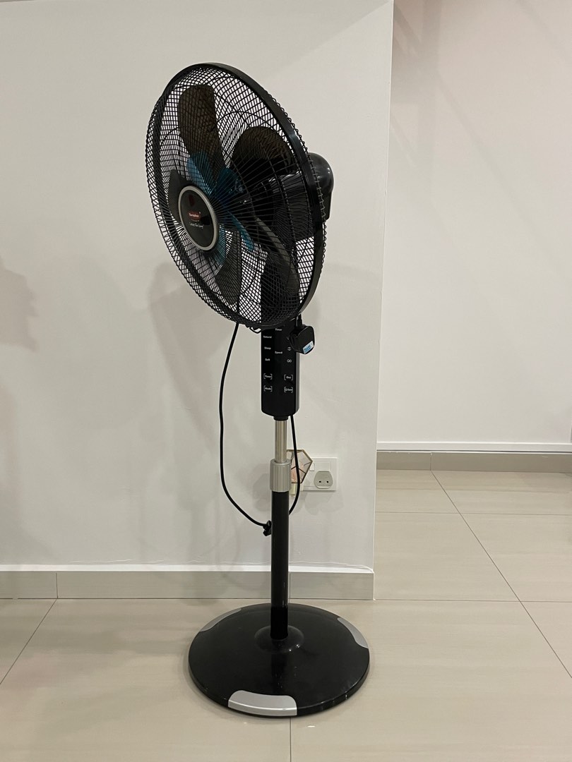 Tall fan, Furniture & Home Living, Lighting & Fans, Fans on Carousell