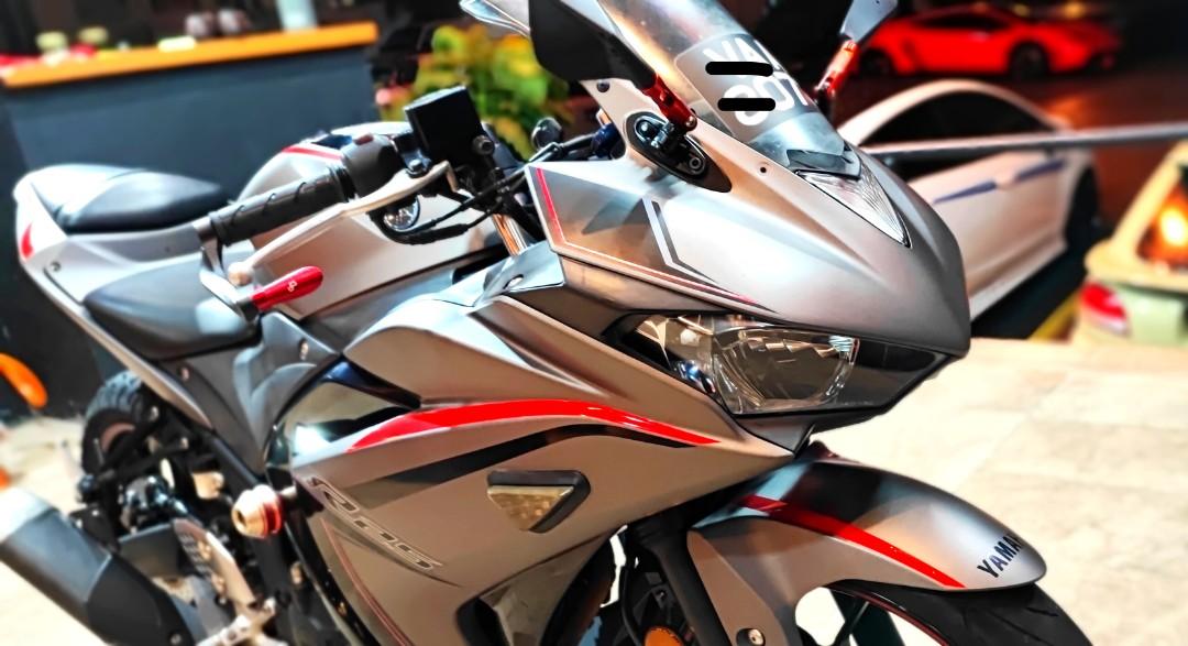 Yamaha R25 Limited Grey v1 like new, Motorbikes on Carousell