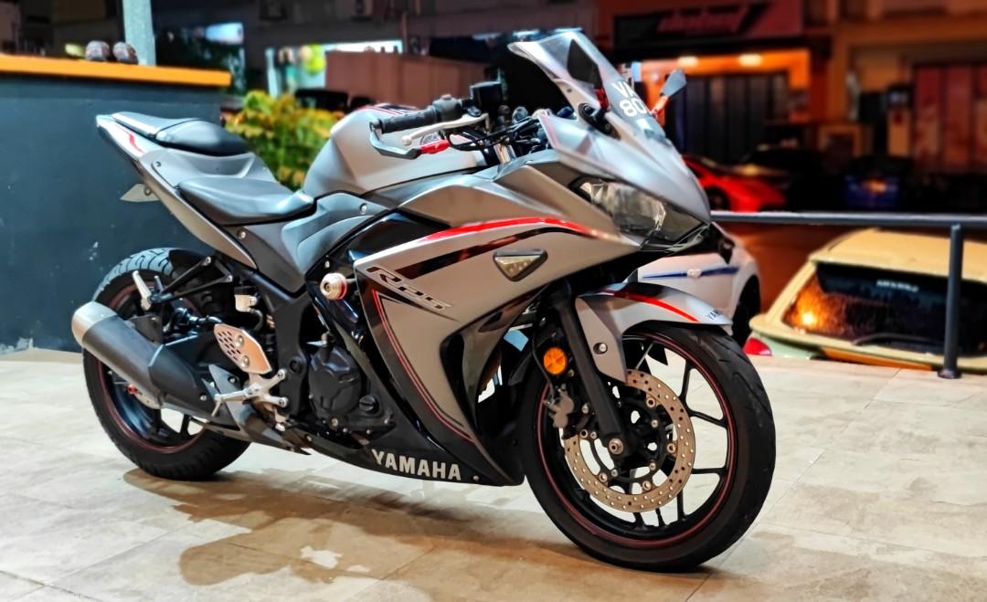Yamaha R25 Limited Grey v1 like new, Motorbikes on Carousell
