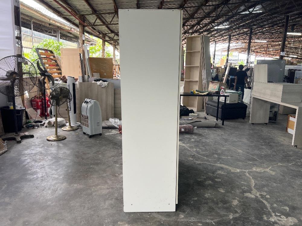 3 Doors Wardrobe White Colour / Almari 3 Pintu Warna Putih, Furniture ...