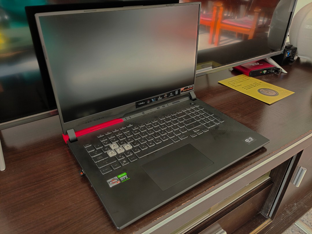 售 華碩 asus rog strix G713QC 17.3吋筆電, 電腦及科技產品, 桌上電腦或筆記型電腦在旋轉拍賣