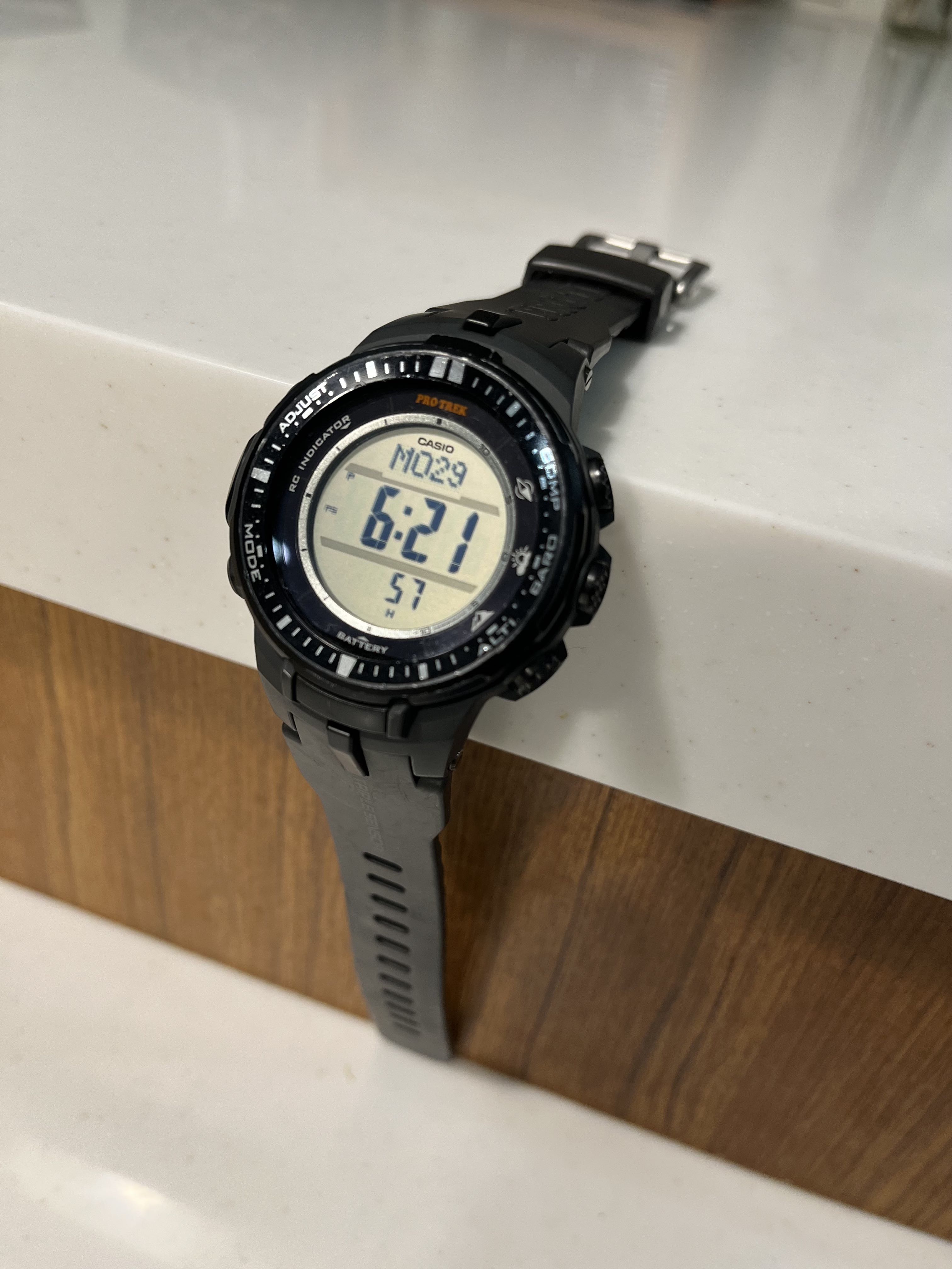 [登山好物]卡西歐太陽能錶 Casio Pro Trek PRW-3000, 他的時尚, 手錶及配件, 手錶在旋轉拍賣