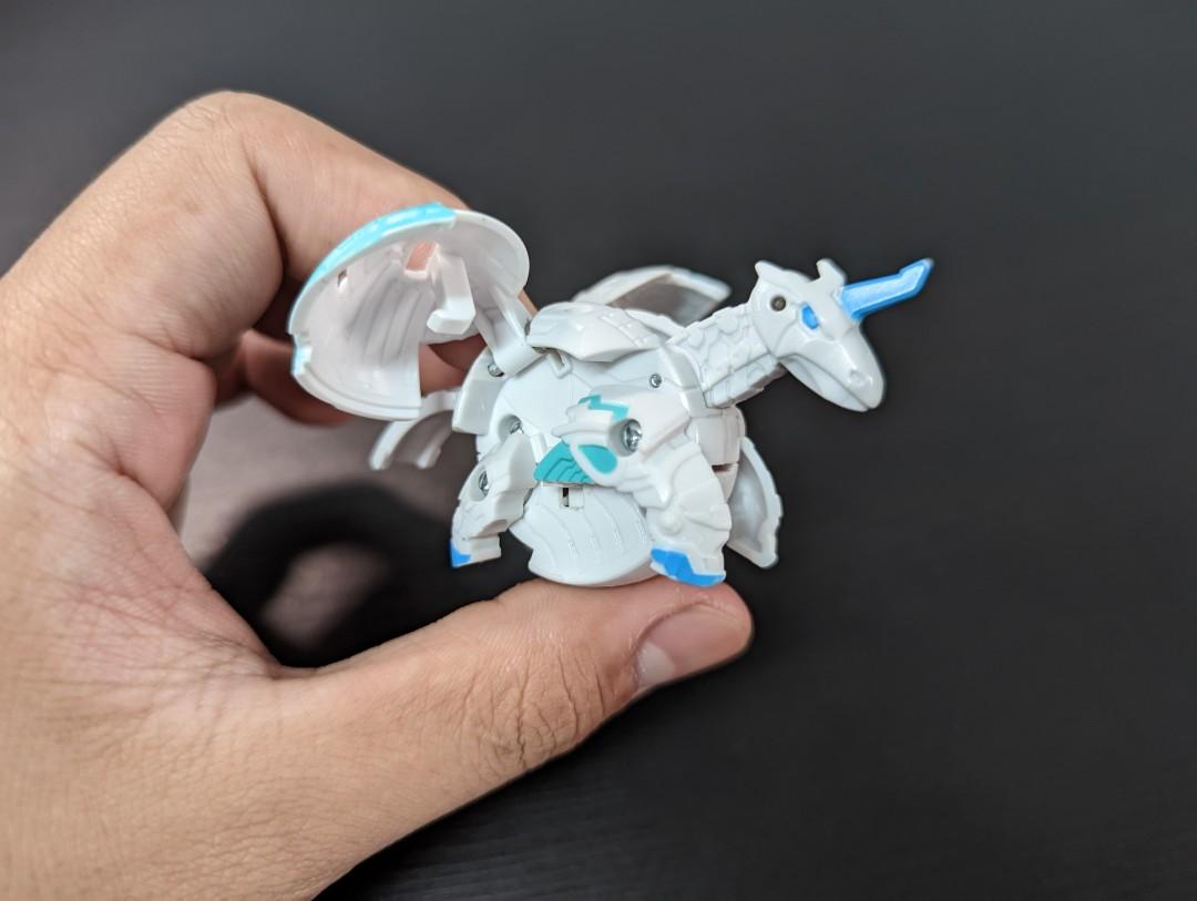 Bakugan - Darkus Falcon Fly Trap, Haos Pegatrix and Darkus Nillious ...
