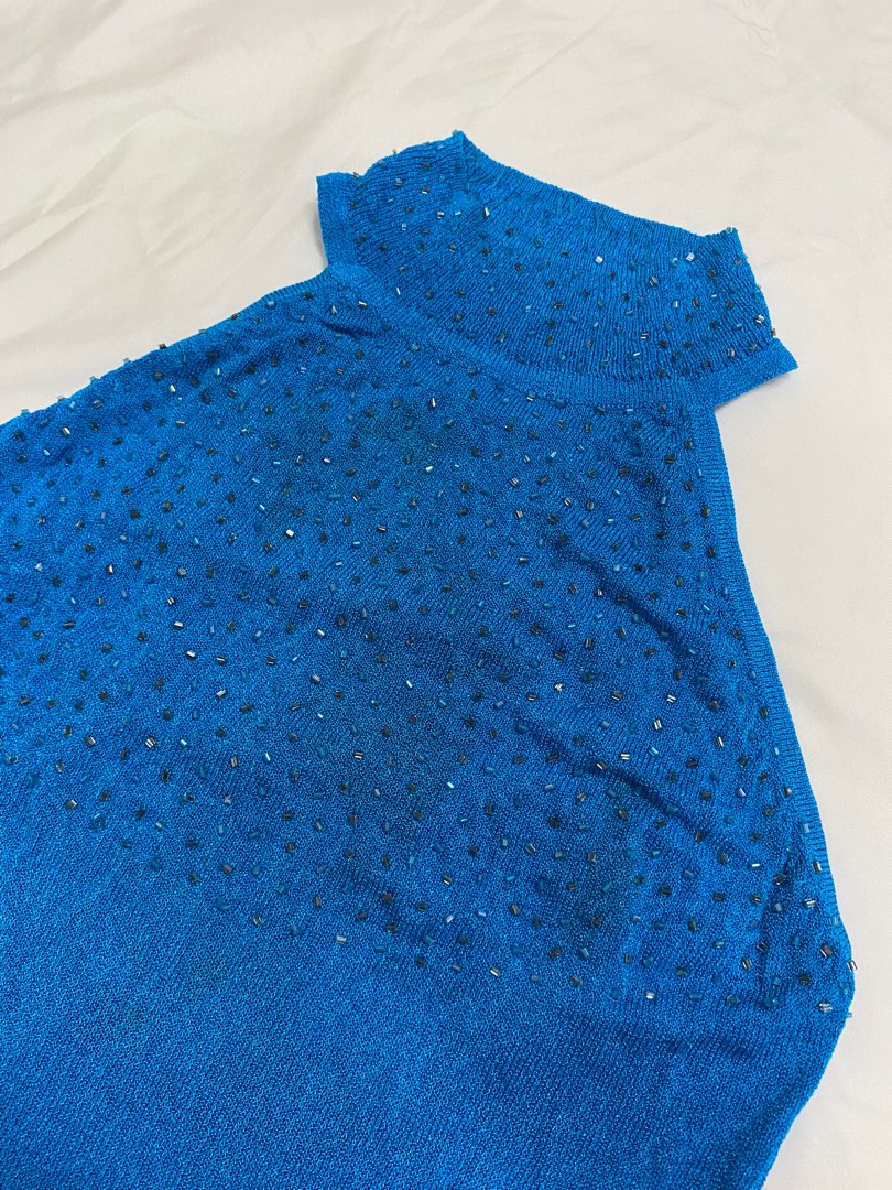 Crow neck top, Women's Fashion, Tops, Sleeveless on Carousell