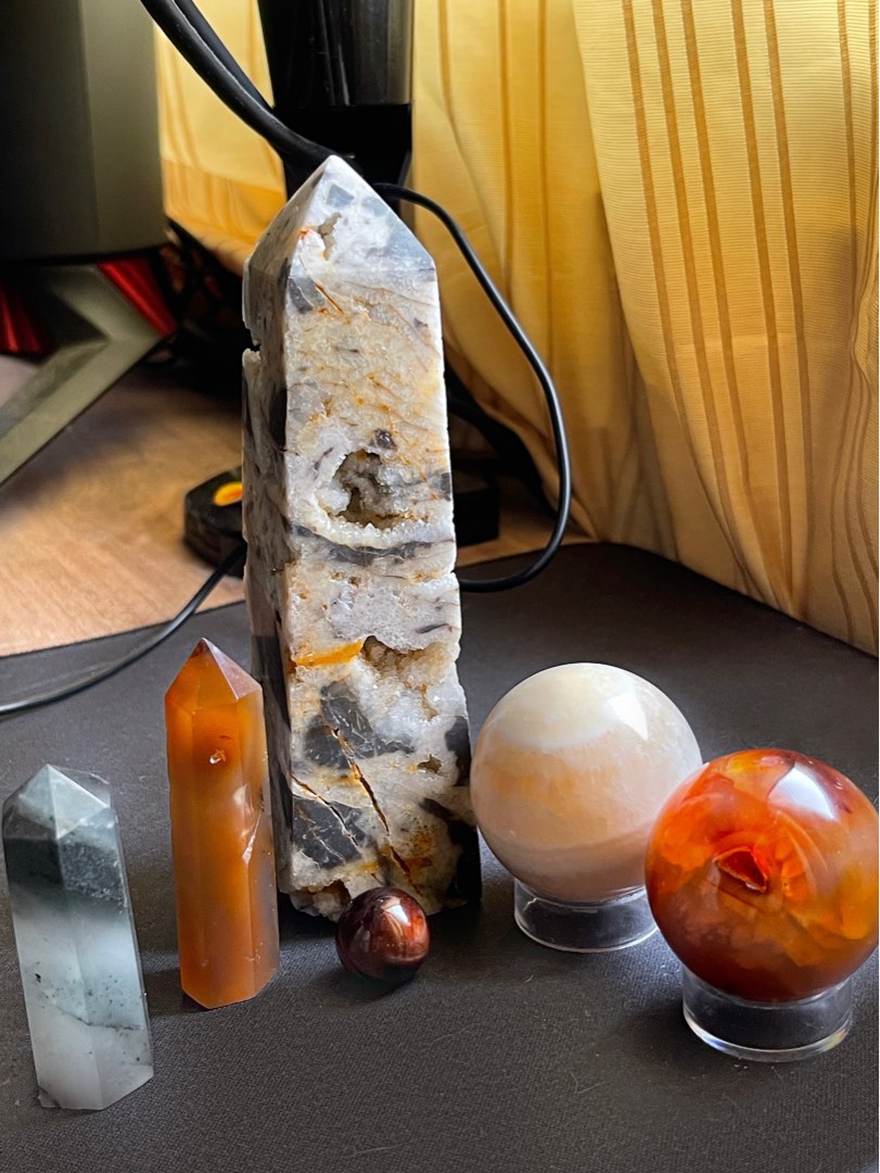 Crystal Bundle Towers and Spheres, Furniture & Home Living, Home Decor ...