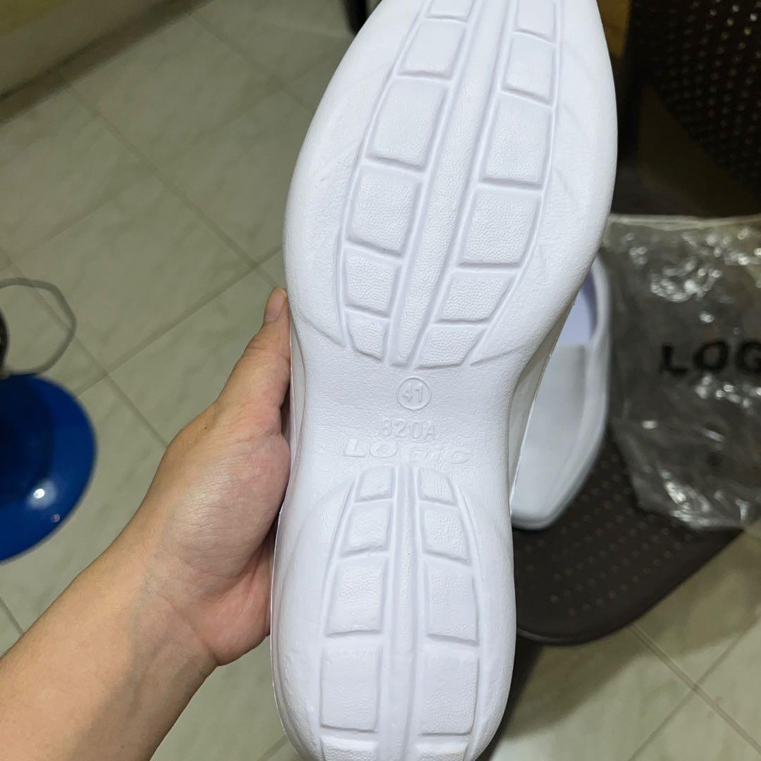duralite logic white rubber shoes, Women's Fashion, Footwear, Sneakers ...