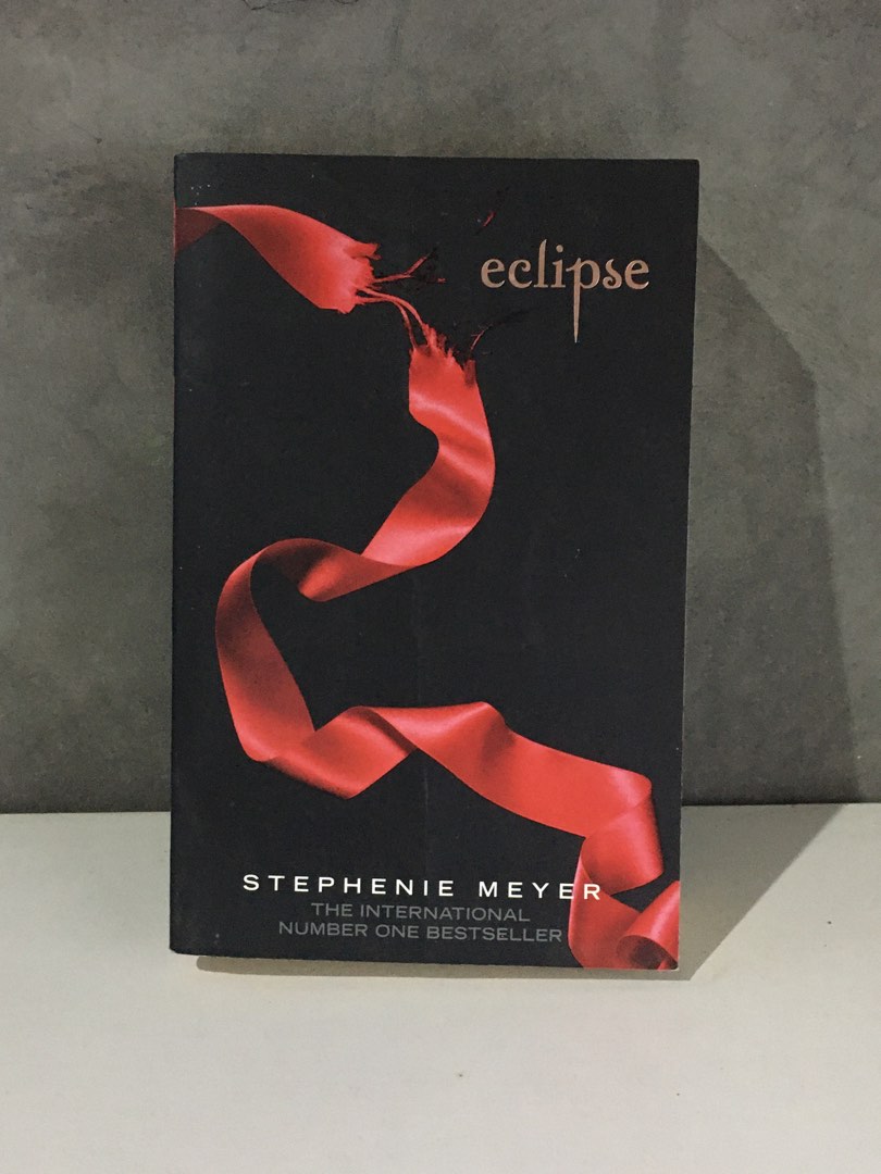 Eclipse by Stephenie Meyer, Hobbies & Toys, Books & Magazines, Fiction ...