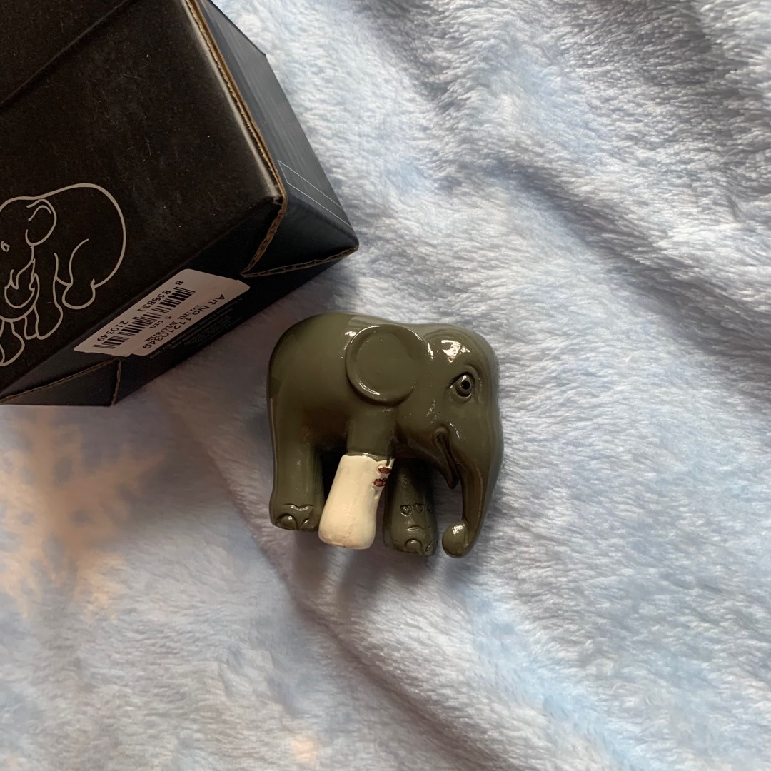 Elephant Parade Mini Mosha 5cm, 興趣及遊戲, 玩具 & 遊戲類 - Carousell