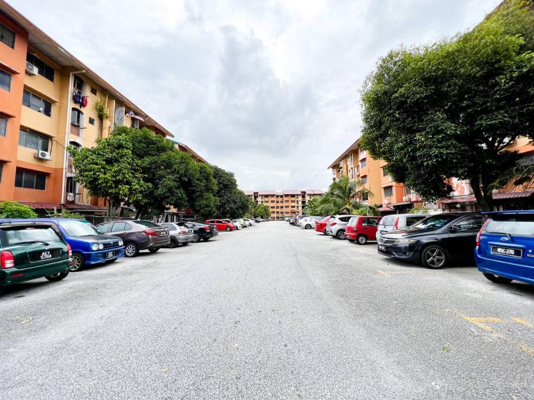 Flat PKNS Seksyen 8, Shah Alam, Property, For Sale on Carousell