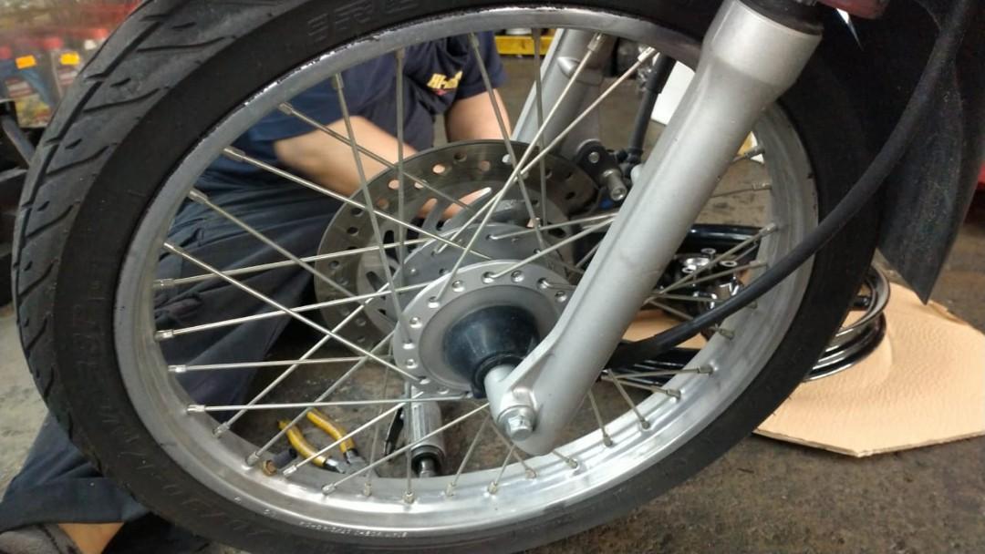 Honda Wave 125i Stock Rim, Motorcycles, Motorcycle Accessories on Carousell