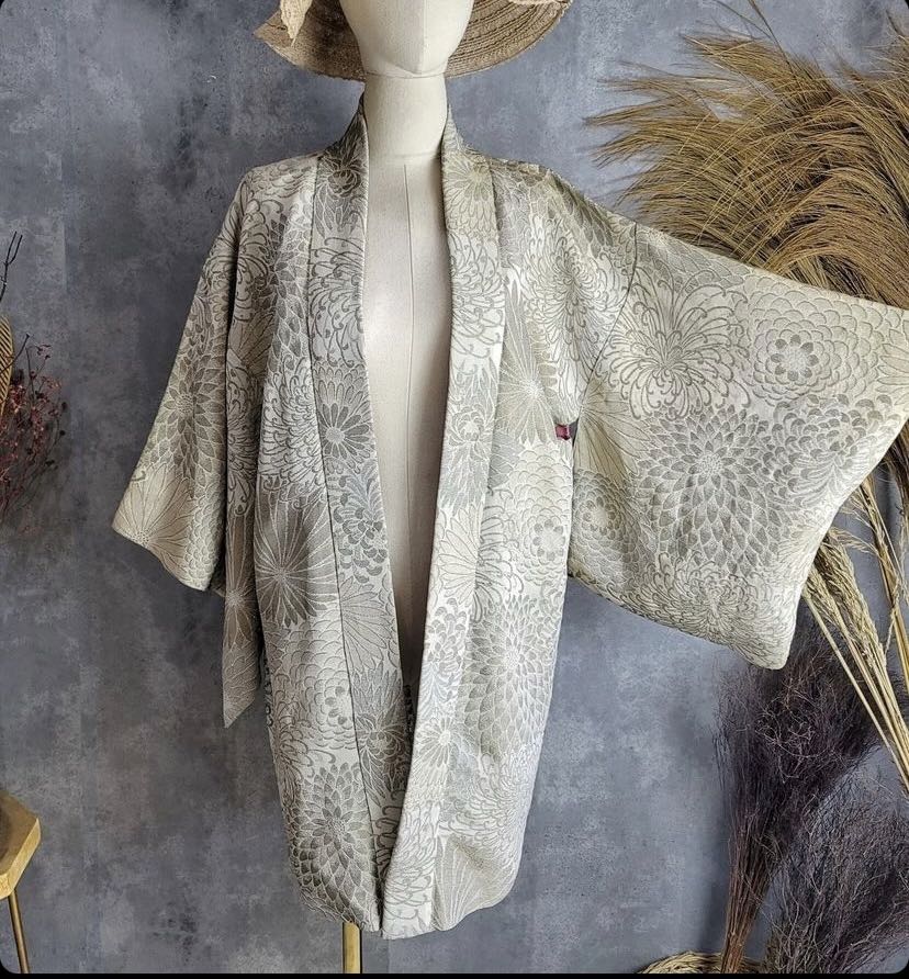 Japanese Vintage Haori, Women's Fashion, Coats, Jackets and Outerwear ...
