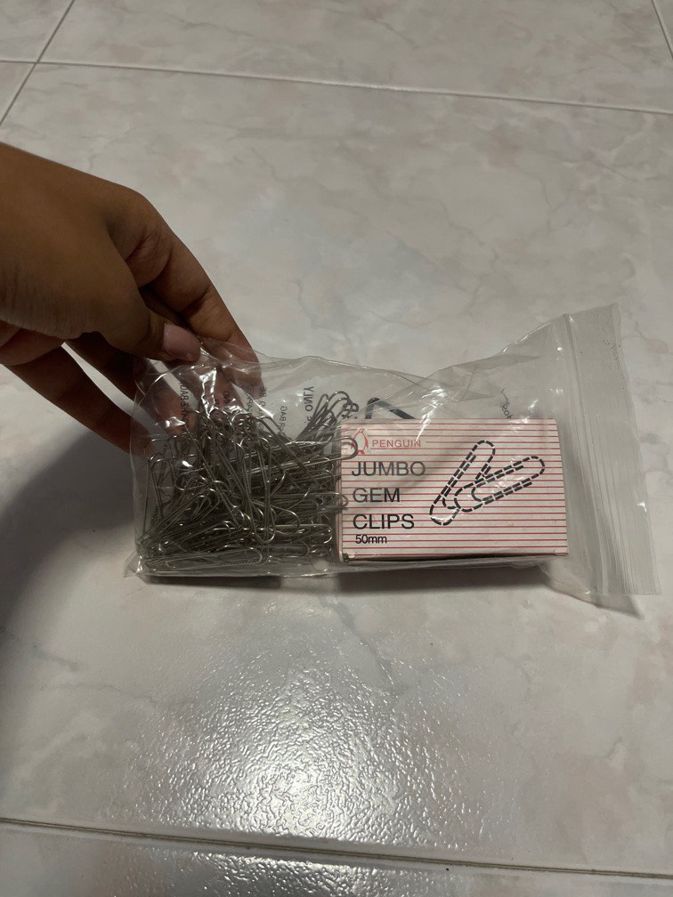 Jumbo Gem clips, Hobbies & Toys, Stationery & Craft, Other Stationery ...