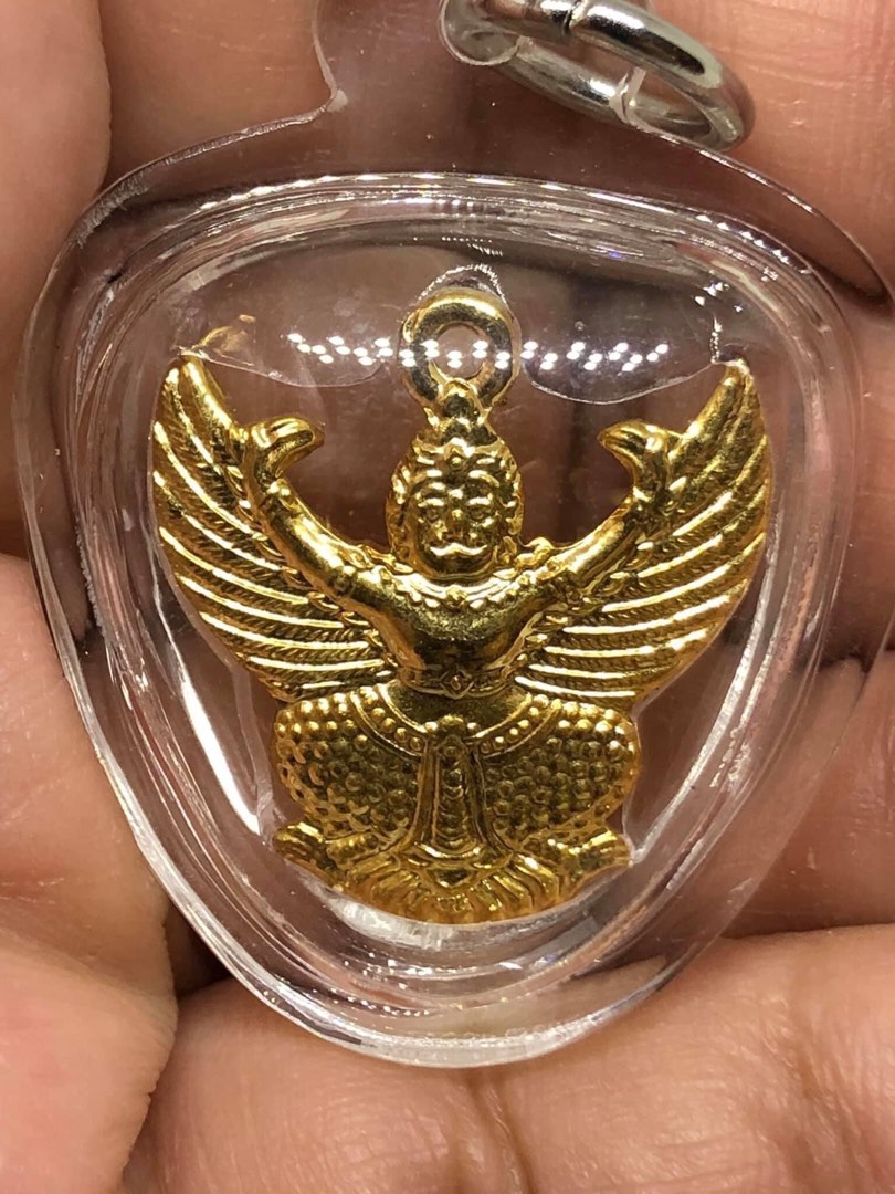 LP Wara. Wat Po Thong. Phaya Krut. 2539. (40mm w/case). $60, Hobbies & Toys, Memorabilia ...