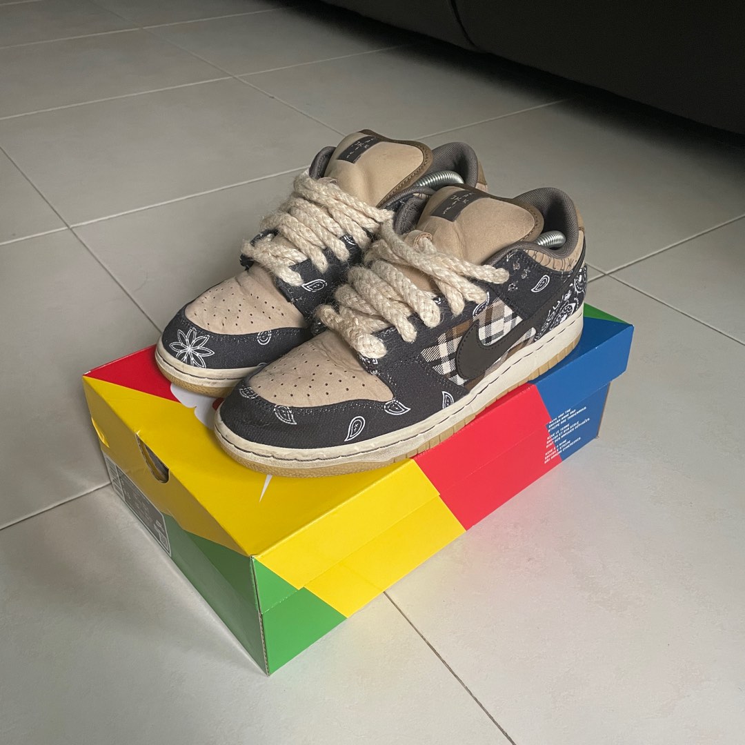 Nike SB Travis Scott Dunk Low US8, Men's Fashion, Footwear, Sneakers on ...