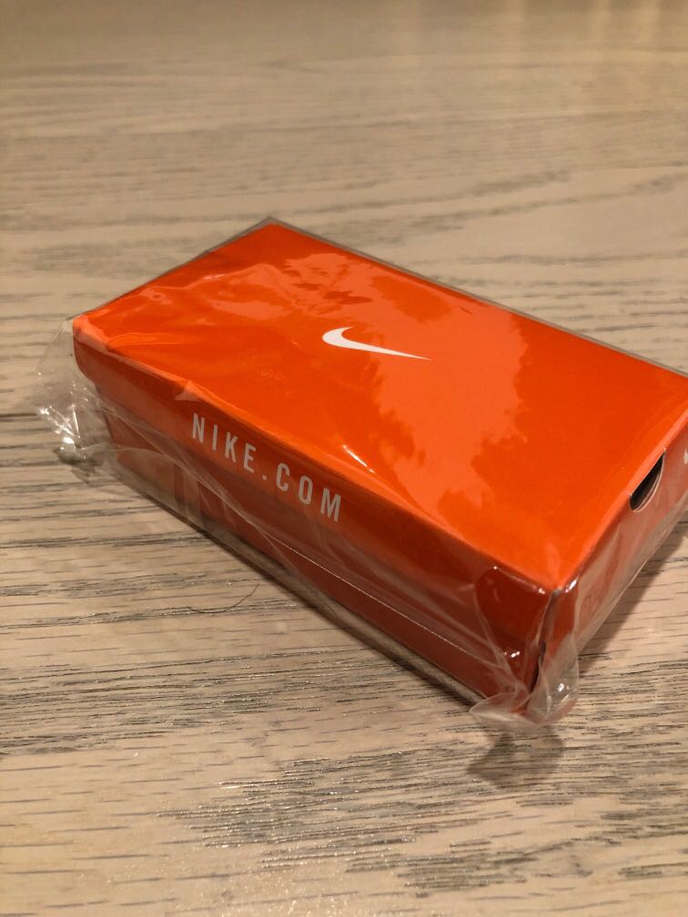Nike.com 3rd anniversary shoe box memo, 男裝, 鞋, 鞋墊及飾物 - Carousell