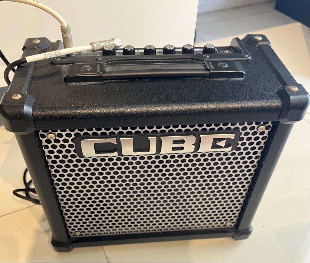 Roland Cube-10GX Guitar Amplifier with cable, amp, guitar, electric ...