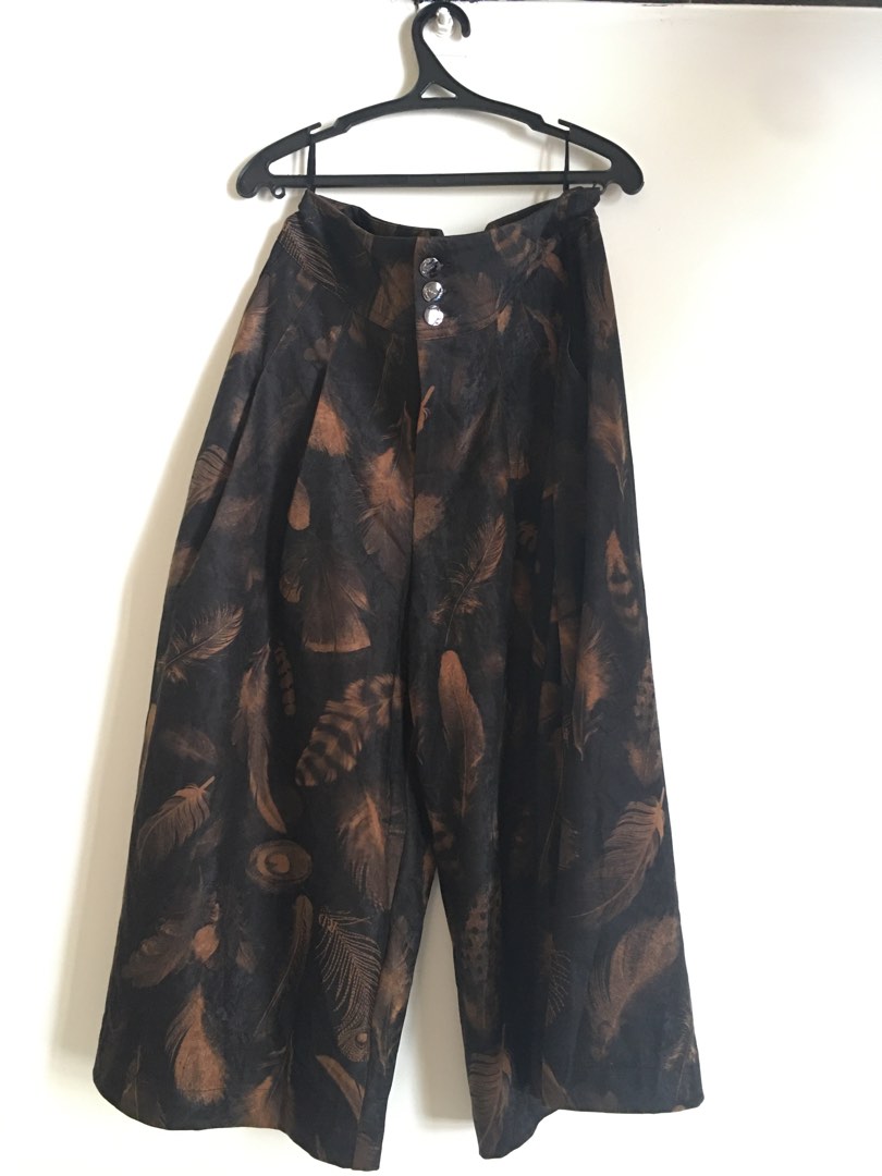 Square pants, Women's Fashion, Bottoms, Jeans on Carousell