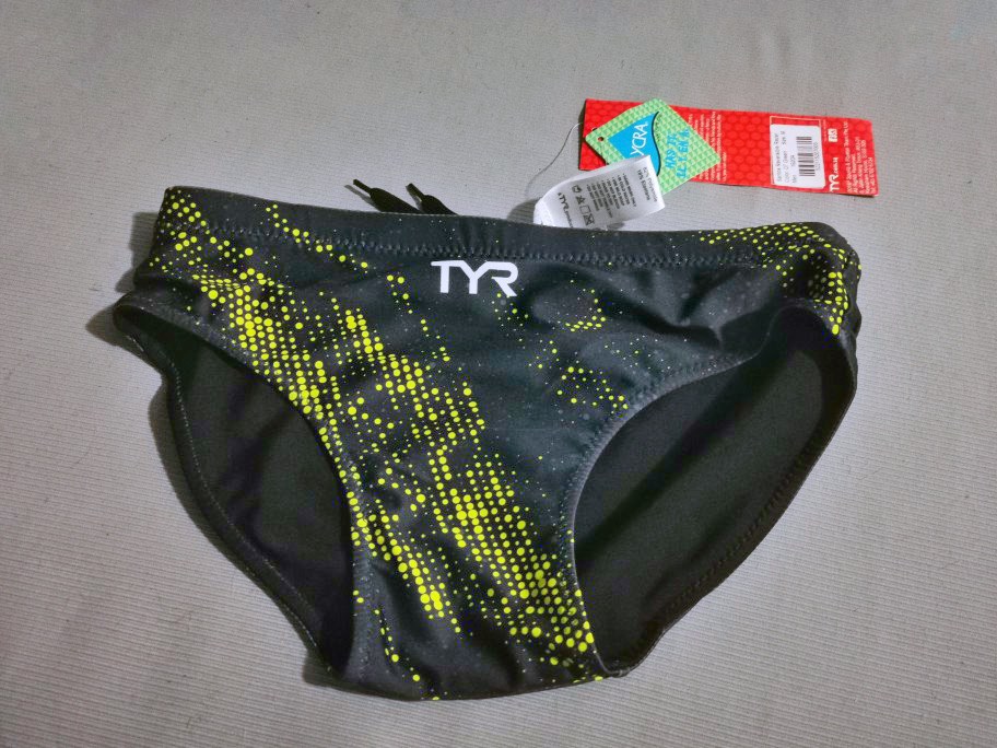 Tyr Reversible Swim Trunks, Men's Fashion, Bottoms, Swim Trunks & Board ...