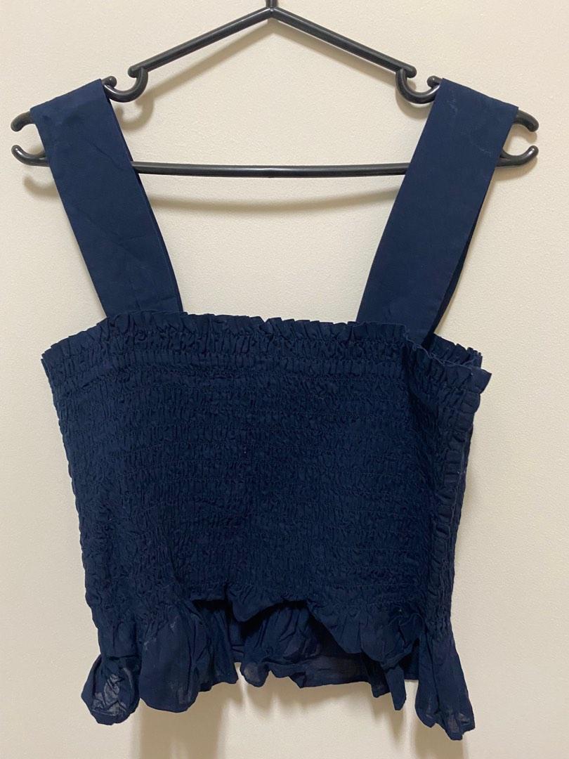 Uniqlo Crop Top, Women's Fashion, Tops, Blouses on Carousell
