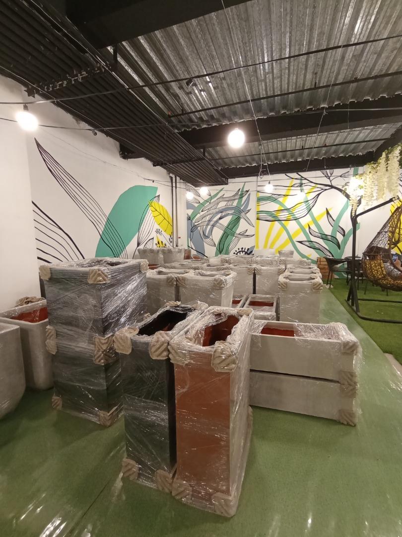 VICTORIA Glass Fiber Reinforced Concrete (GFRC) Planters Plant box Pots ...