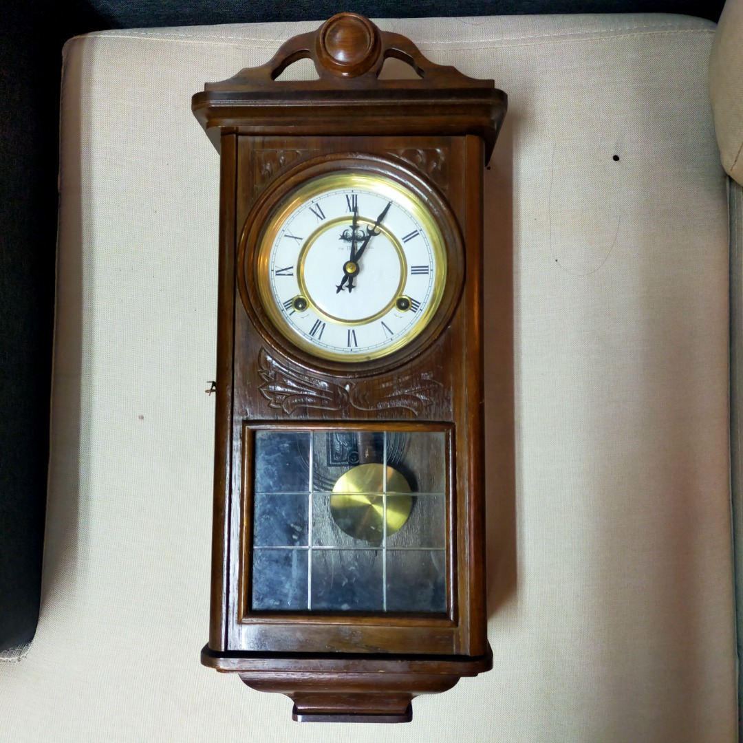Vintage The Time Manufacturing Co. Parlour Clock, Furniture & Home ...