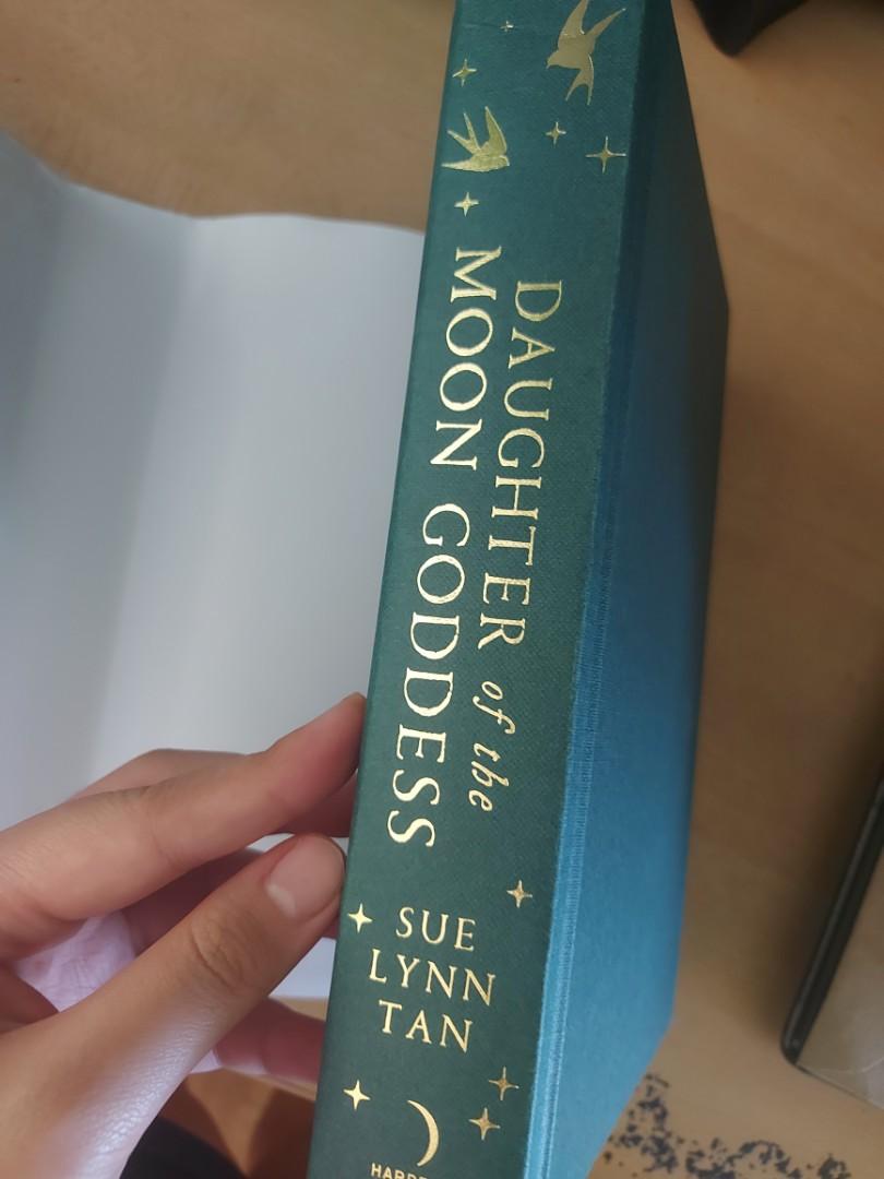 Waterstones Exclusive Edition: Daughter of the Moon Goddess hardbound booktok book, Hobbies ...