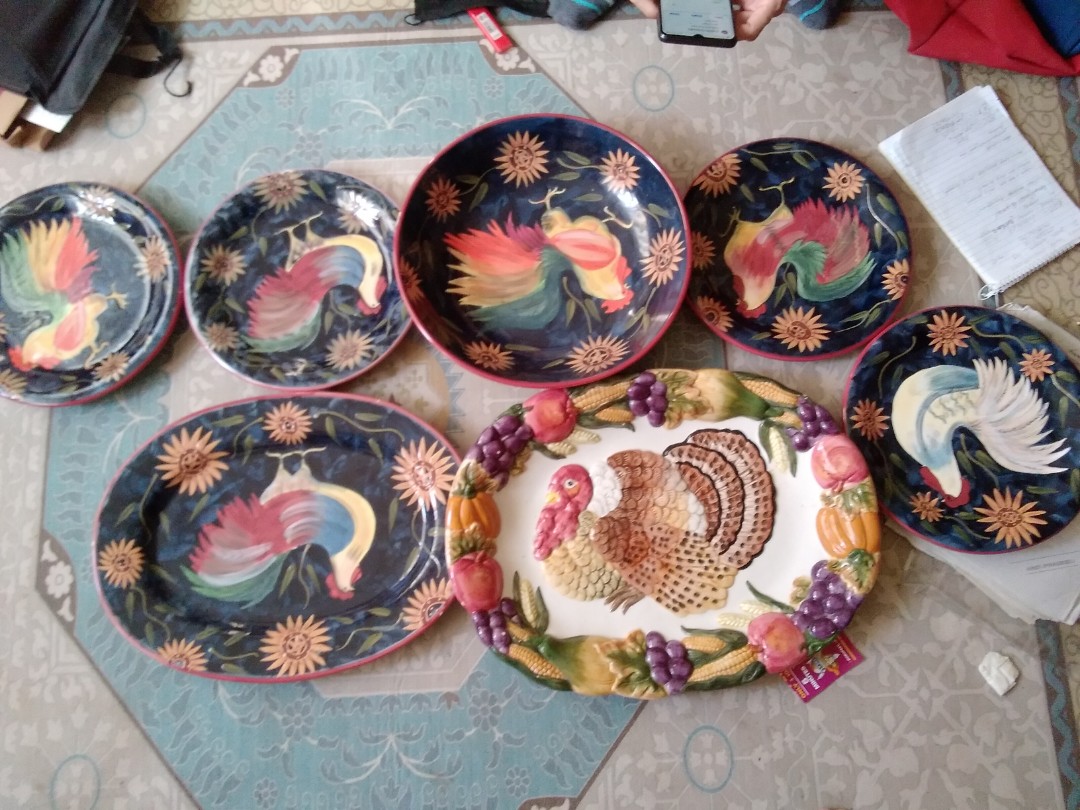 7 pcs. Elegant display platters with 3 elegant plates and 3 bowls ...