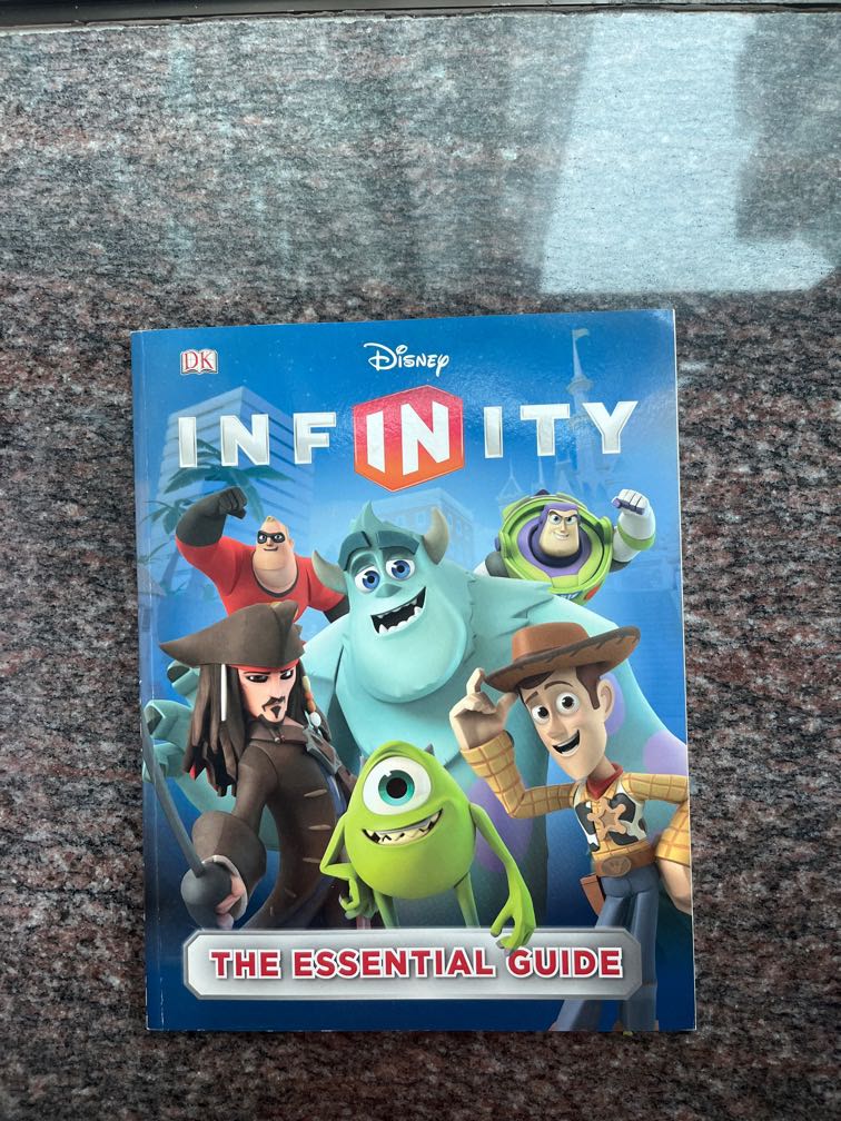 Disney essential guide, 興趣及遊戲, 書本 & 文具, 小朋友書 - Carousell