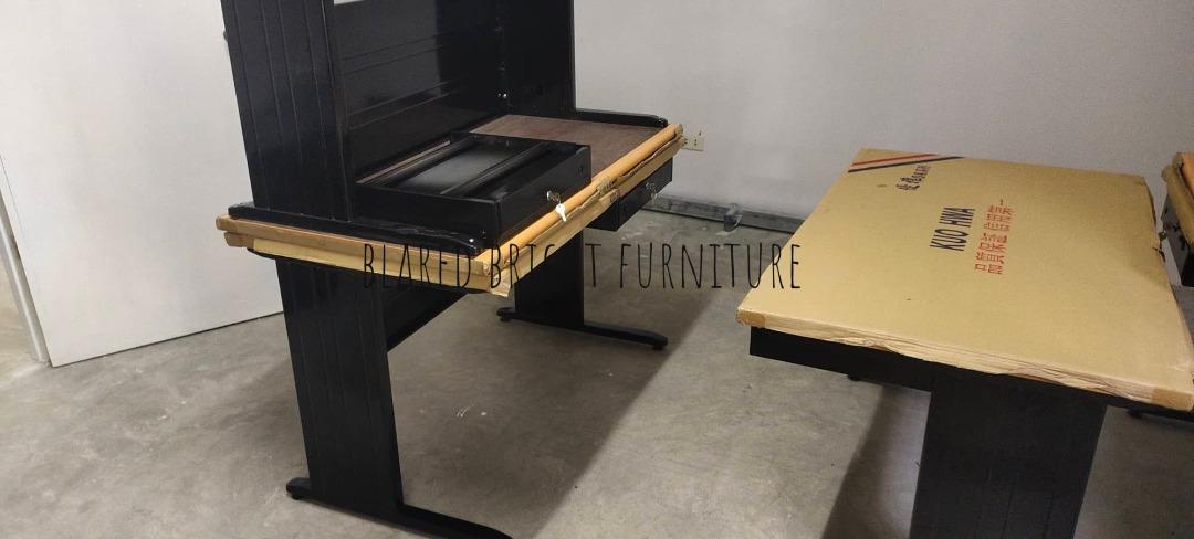FST Table woodgrain top black legs | Office Furniture Partition ...