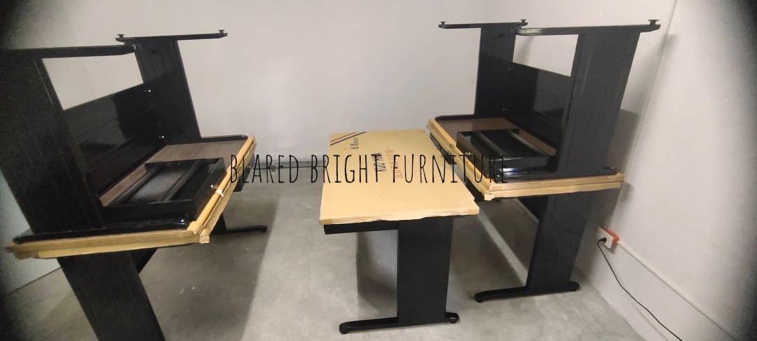 FST Table woodgrain top black legs | Office Furniture Partition ...