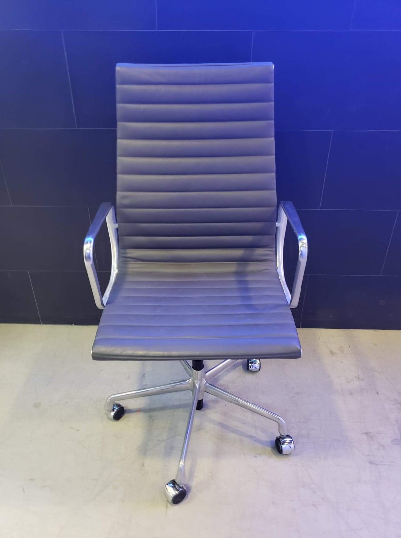 Herman Miller Eames, Aeron Leather Office Executive Chair, 傢俬＆家居, 傢俬 ...