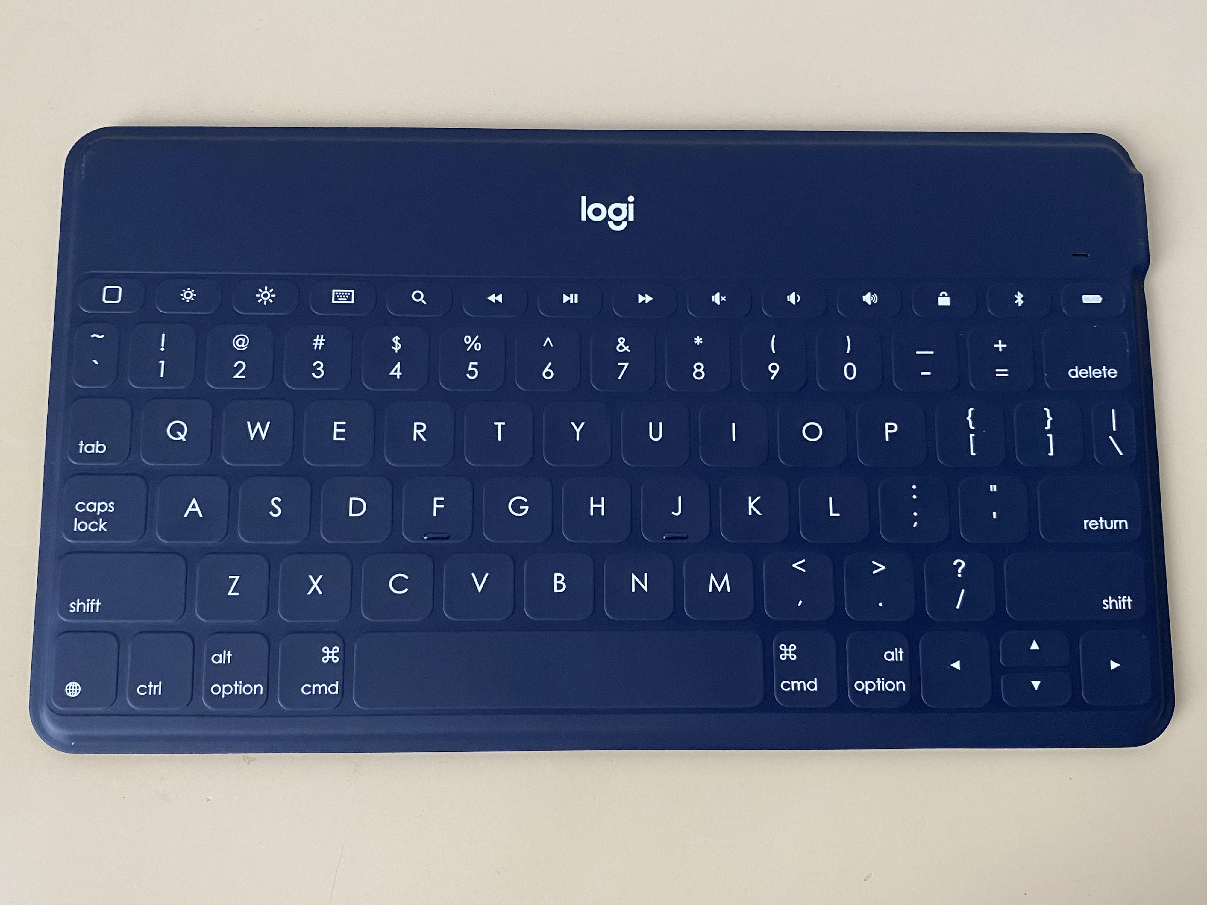 Logitech Keys-To-Go ultra slim keyboard with phone stand for iPhone ...