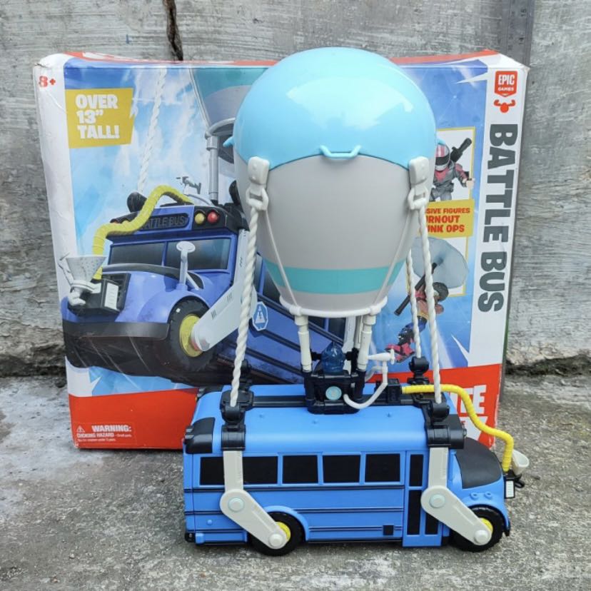 Mainan Fortnite Battle Royale Collection Figure 13’ Battle Bus Original ...