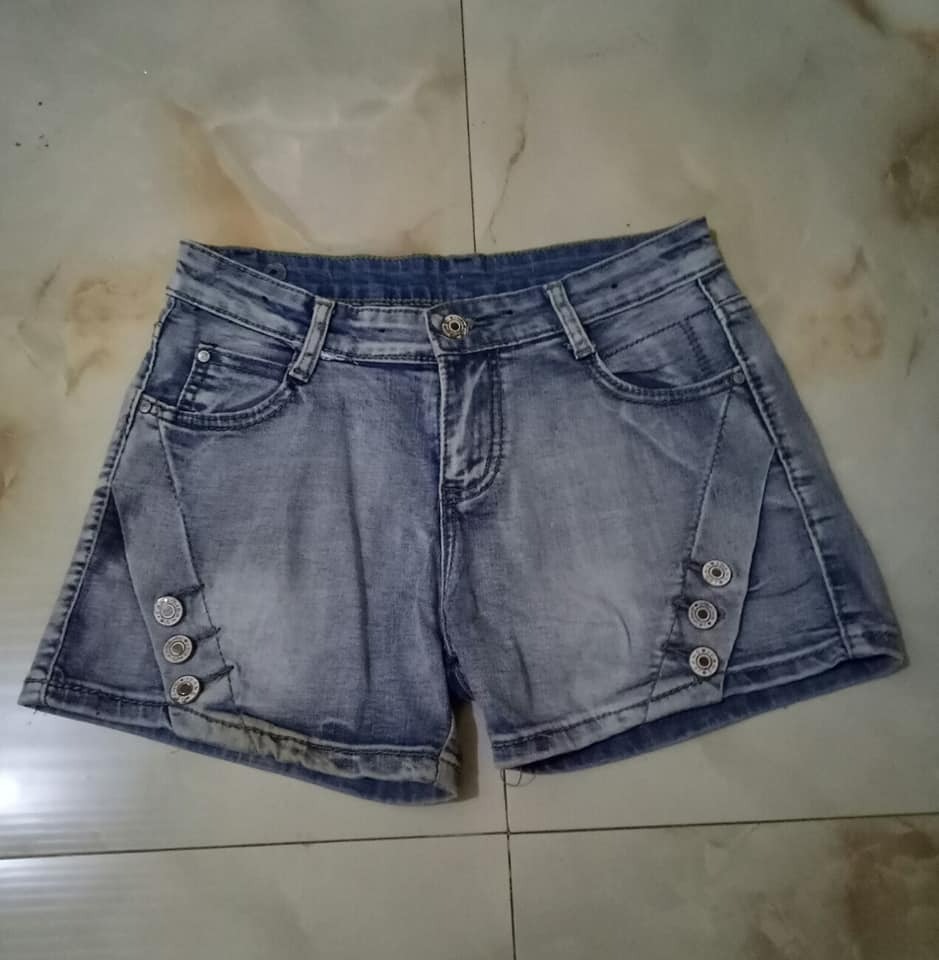 Maong short, Women's Fashion, Bottoms, Shorts on Carousell