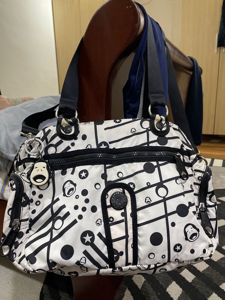 Original White Kipling Shoulder Bag, Luxury, Bags & Wallets on Carousell