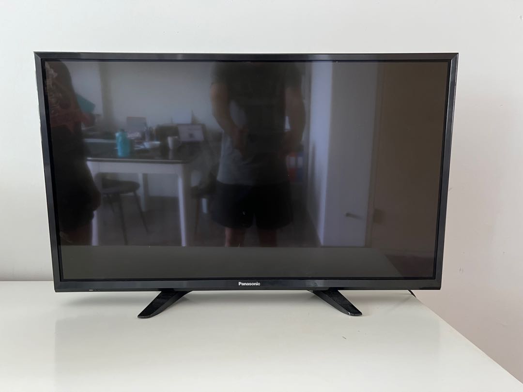 Panasonic 32 inch TV, TV & Home Appliances, TV & Entertainment, TV on ...